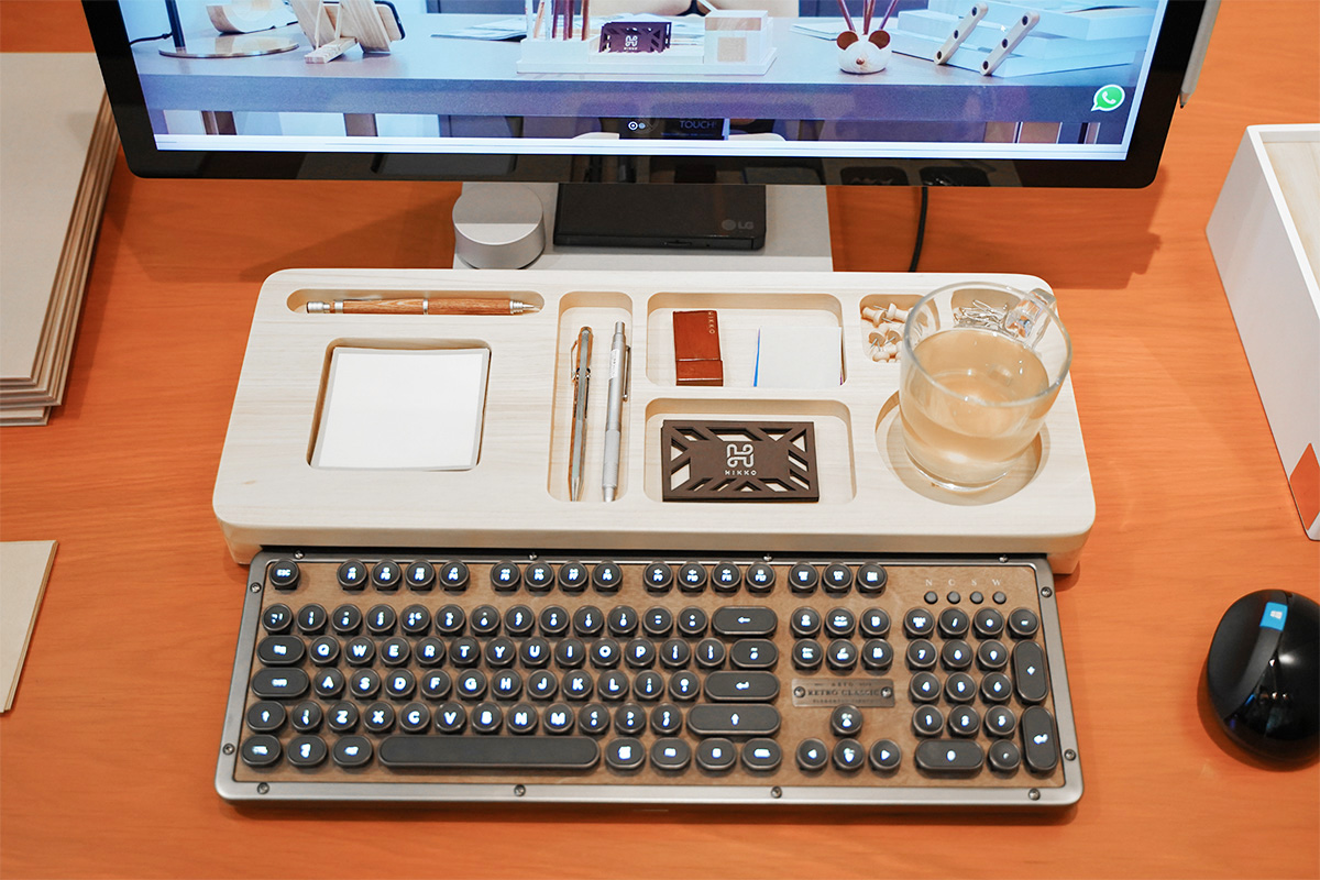 Hikko Signature - Hikko Woodcraft